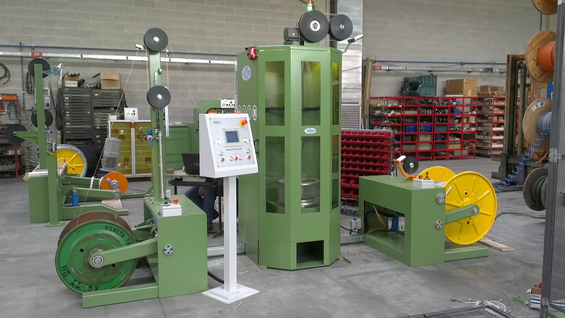 Altec S.r.l. - Vertical taping machine